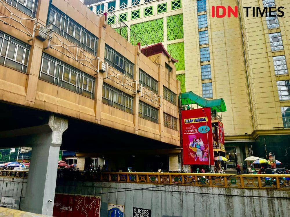 Viral Iklan Baju Asal China di Tanah Abang | IDN Times