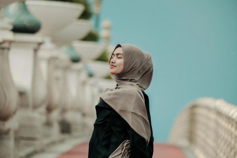 Bima Azriel Relate dengan Karakter Mungkin Kita Perlu Waktu | IDN Times