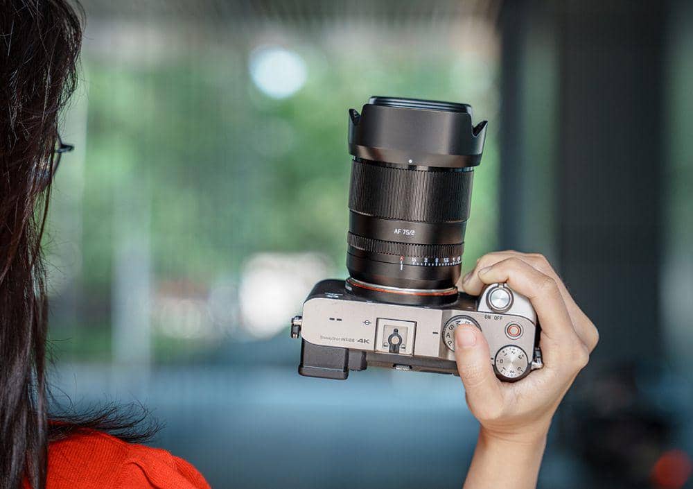 3 Rekomendasi Lensa Mirrorless Merek TTArtisan Terbaru 2024 | IDN Times
