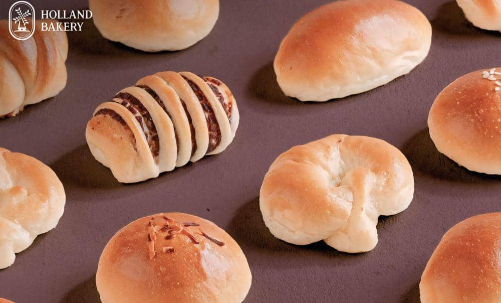 Menu Favorit di Holland Bakery | IDN Times