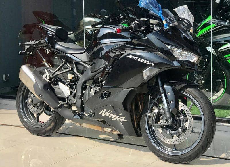 9 Daftar Harga Ninja ZX25R Terbaru 2025, Mulai Rp110 Jutaan | IDN Times