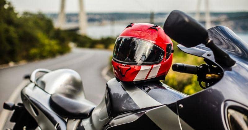 15 Rekomendasi Helm Full Face yang Ringan, Lengkap Harganya | Popmama.com