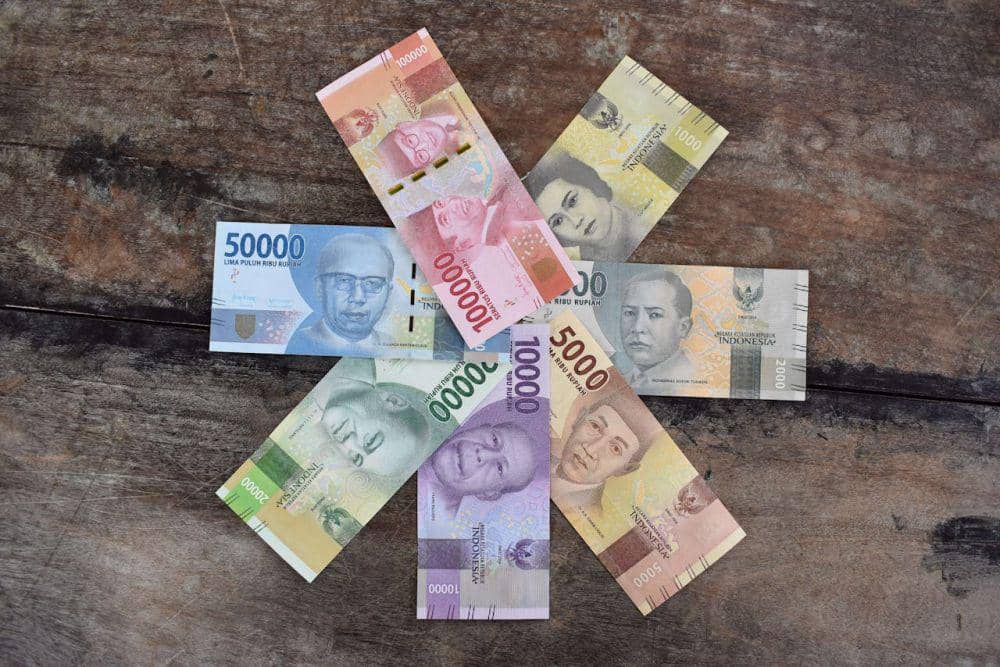 5 Aset Investasi yang Tetap Kuat Meskipun Rupiah Melemah | IDN Times