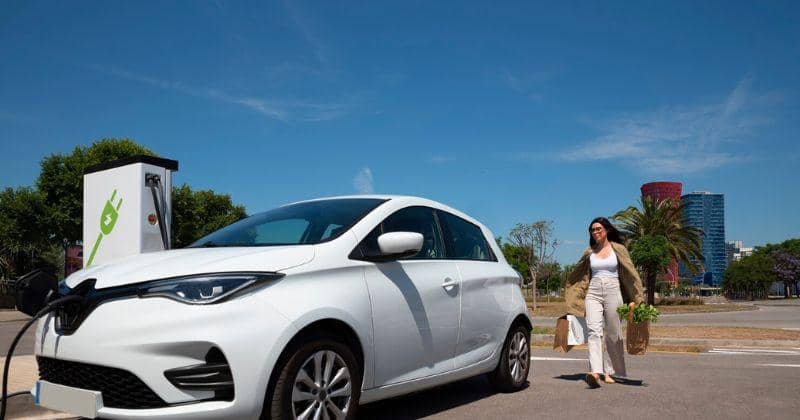 15 Daftar Mobil Listrik di Indonesia, Lengkap Harganya | Popmama.com