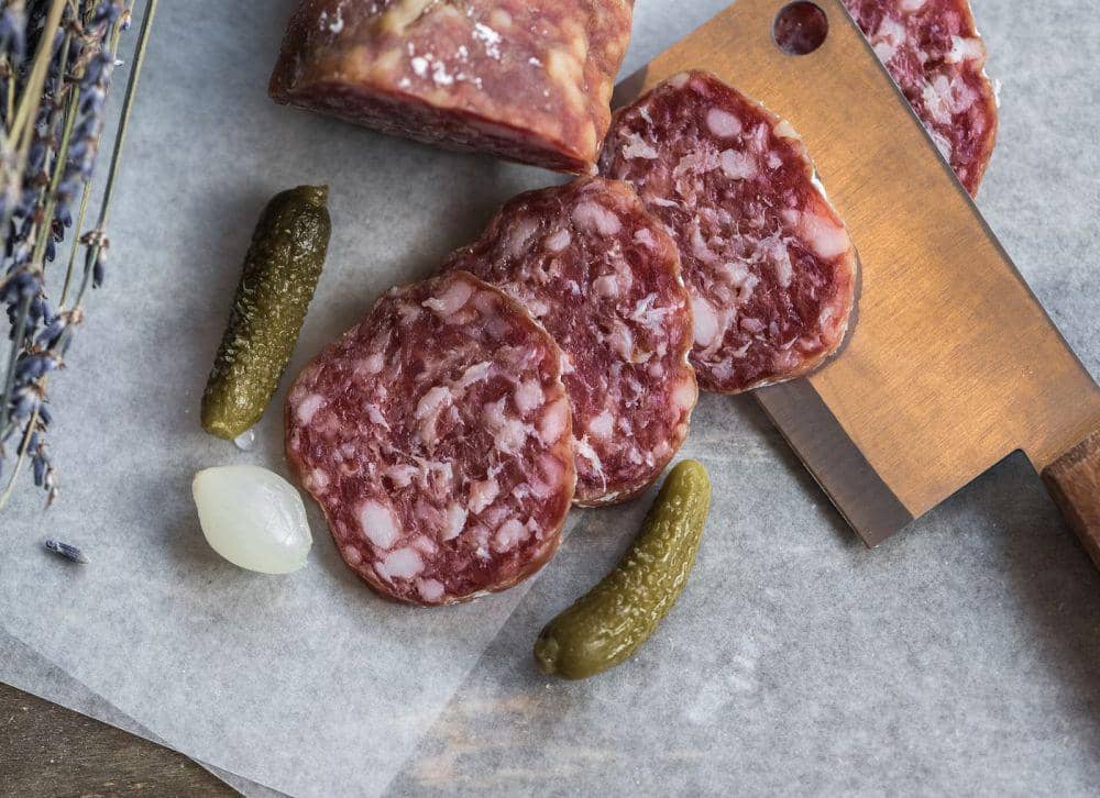 Apa Itu Salami yang Sering Jadi Topping Pizza? | IDN Times