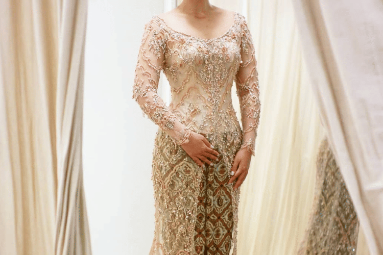 5 Bahan Furing Kebaya yang Sering Dipakai, Chiffon hingga Tafetta ...