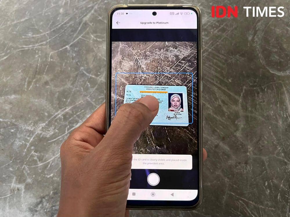 Kode Warna Merah dan Biru Pas Foto, Ketahui Fungsinya Juga | IDN Times