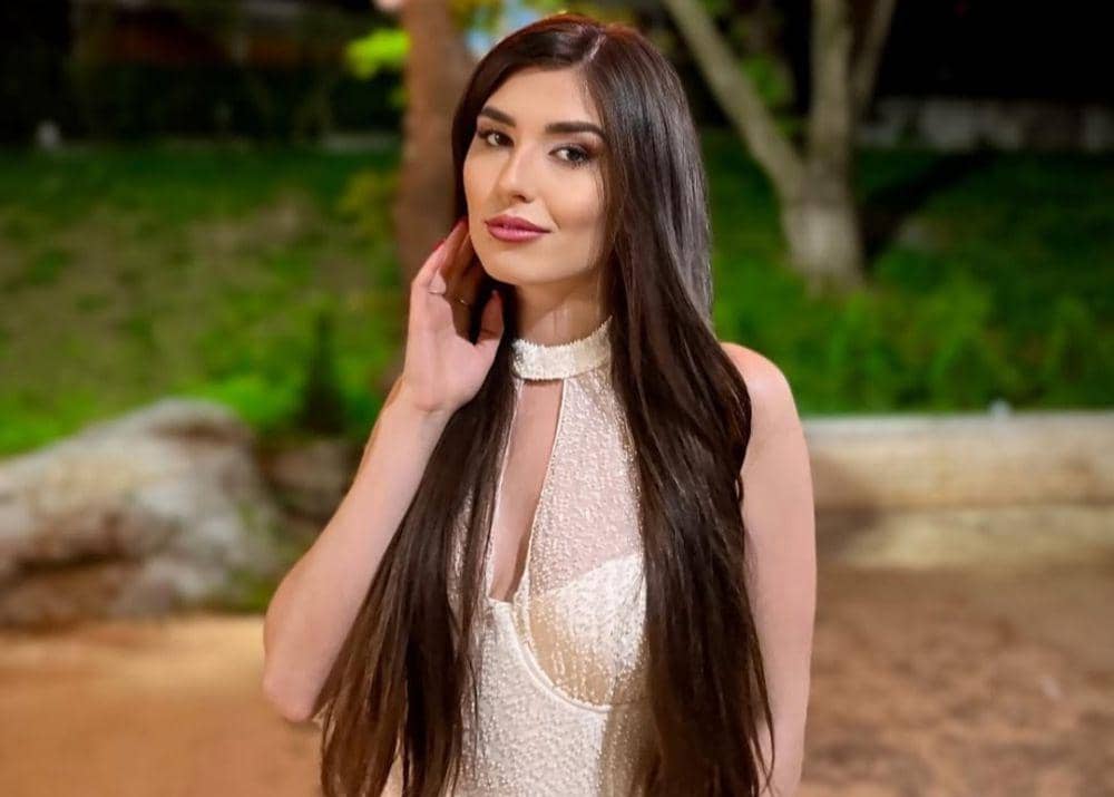 7 Potret Teodora Miltenova Miss World Bulgaria 2025, Anggun! | IDN Times