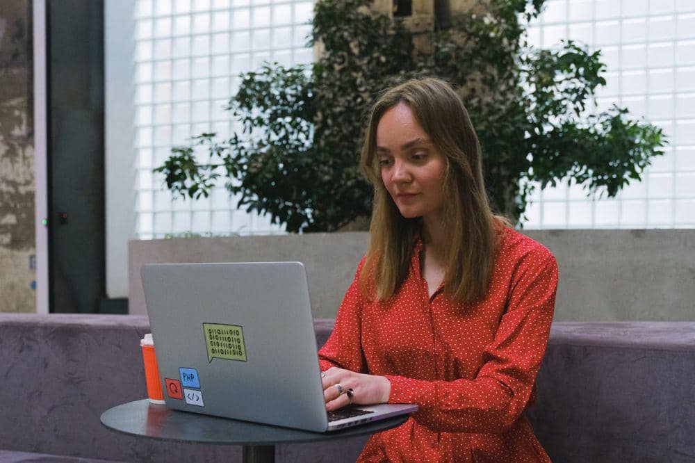 50 Contoh Balasan Email Ditolak Kerja, Sopan dan Bijak! | IDN Times