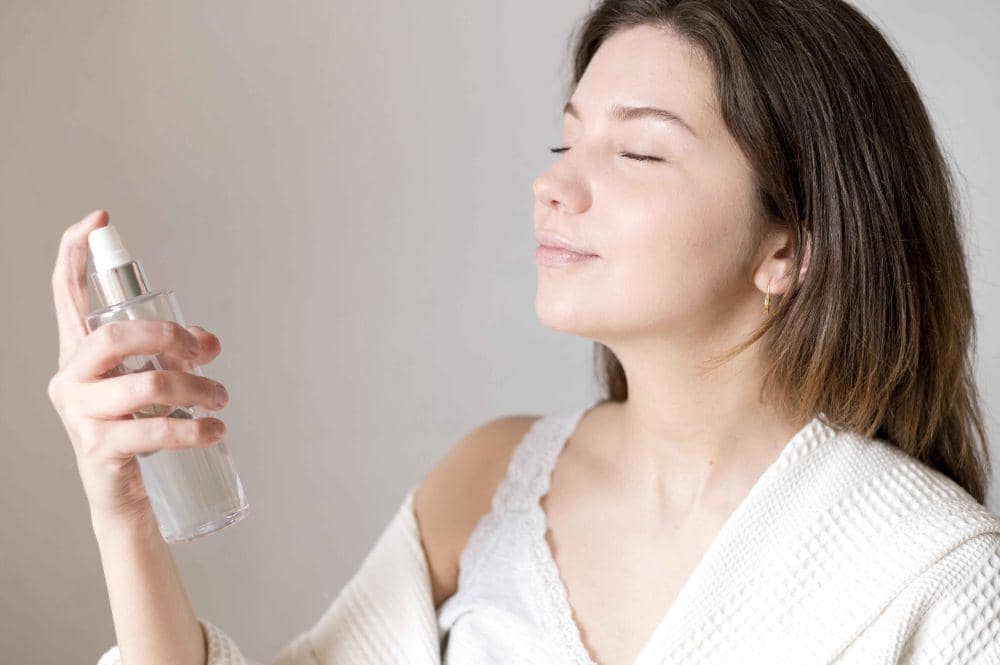 3 Setting Spray Murah yang Bikin Makeup Tahan Seharian | IDN Times