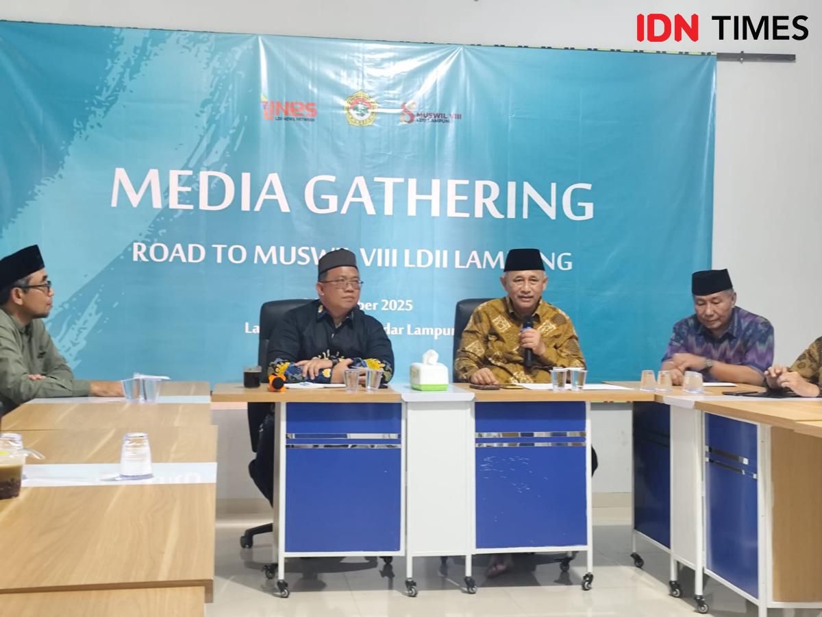 Makna dan Lirik Lagu 'Dewi' Threesixty Skatepunk | Popmama.com